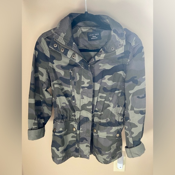 Love Tree | Jackets & Coats | Love Tree Camo Jacket Size Medium Zipper ...